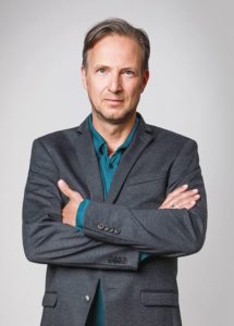 Neues Nachrichtenformat bei HAMBURG ZWEI: News-Anchor Clemens Benke ...